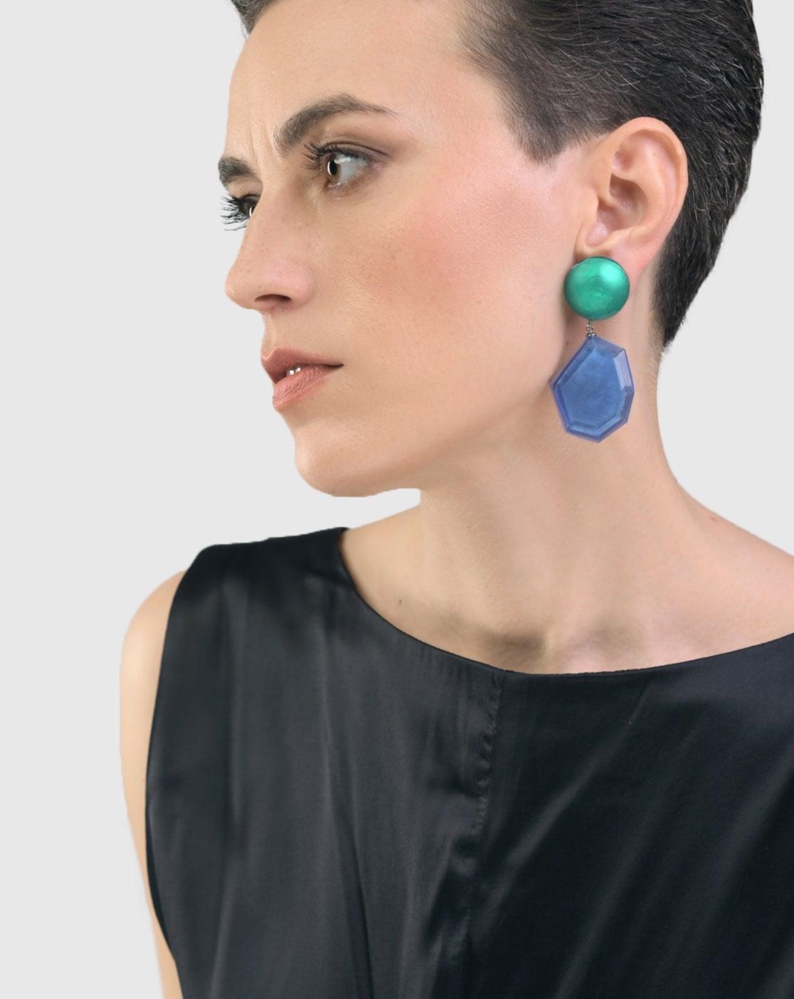 Accessorizing with Style: Must-Have Accessories for Women in Their 50s ...
